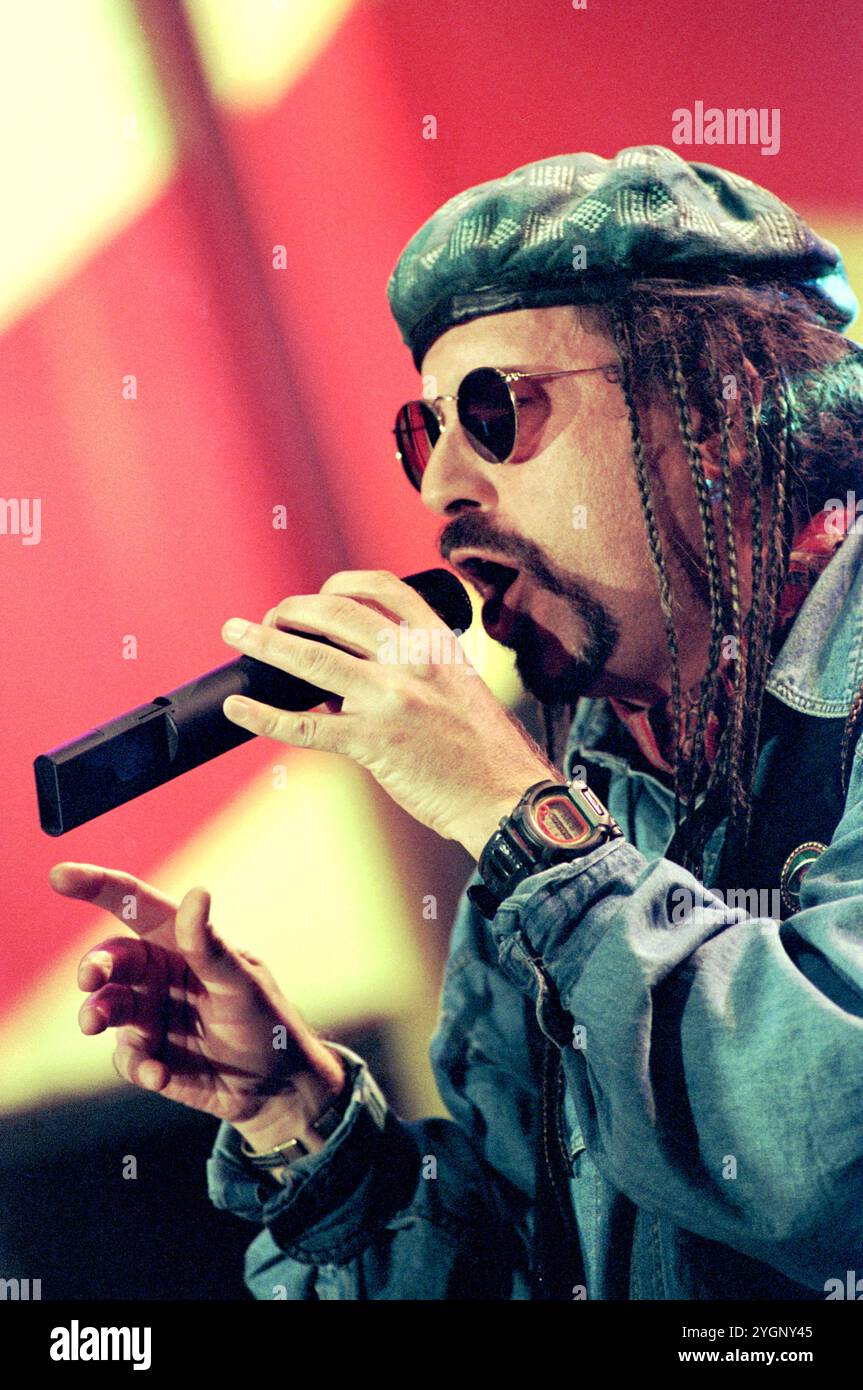 Milan Italy 15/05/1997: Sir Oliver Skardy, singer of the Pitura Freska ...