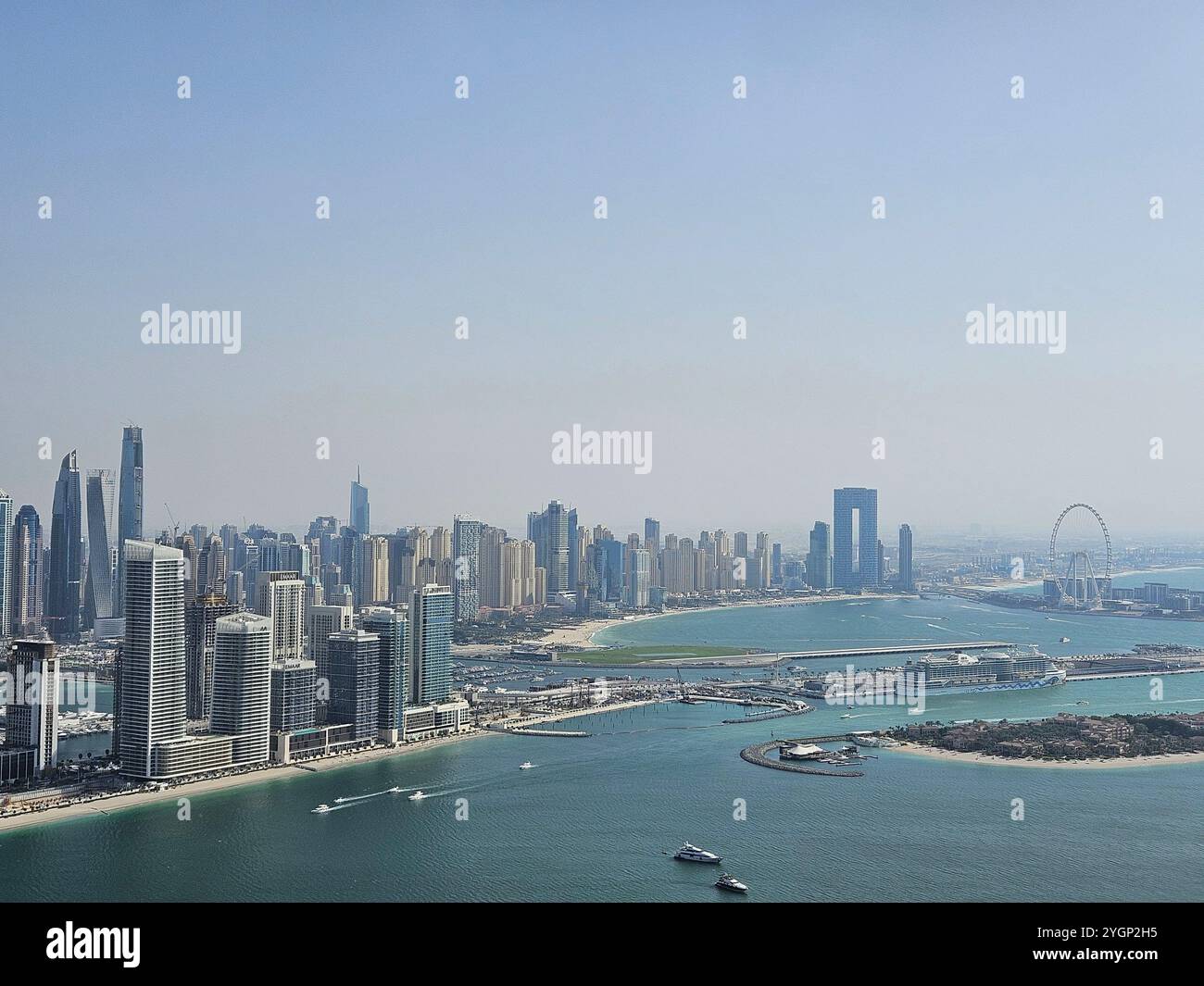 Spring dubai hi-res stock photography and images - Alamy