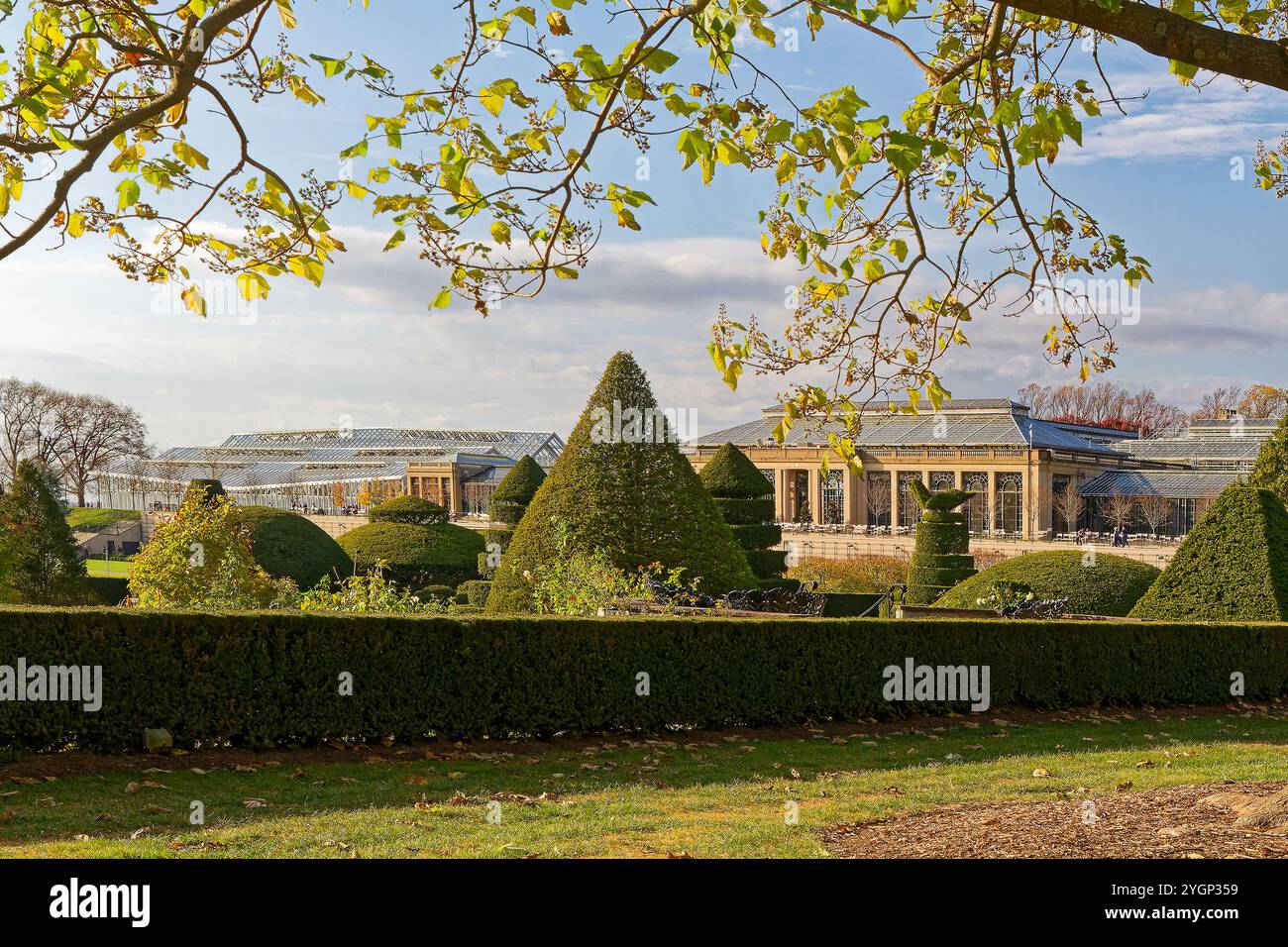 conservatories, large indoor garden spaces, viewing plaza,Topiary ...