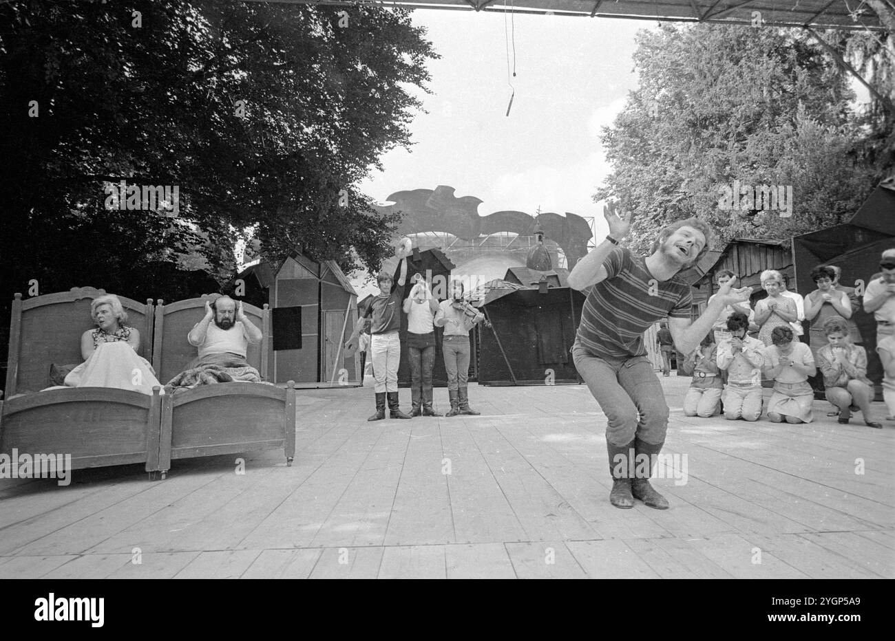Anatevka open-air performance with Shmuel Rodensky in Zurich 1969 ...