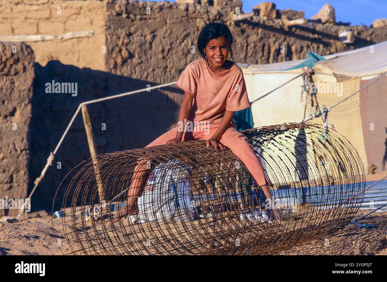 Saharawi girl hi-res stock photography and images - Alamy