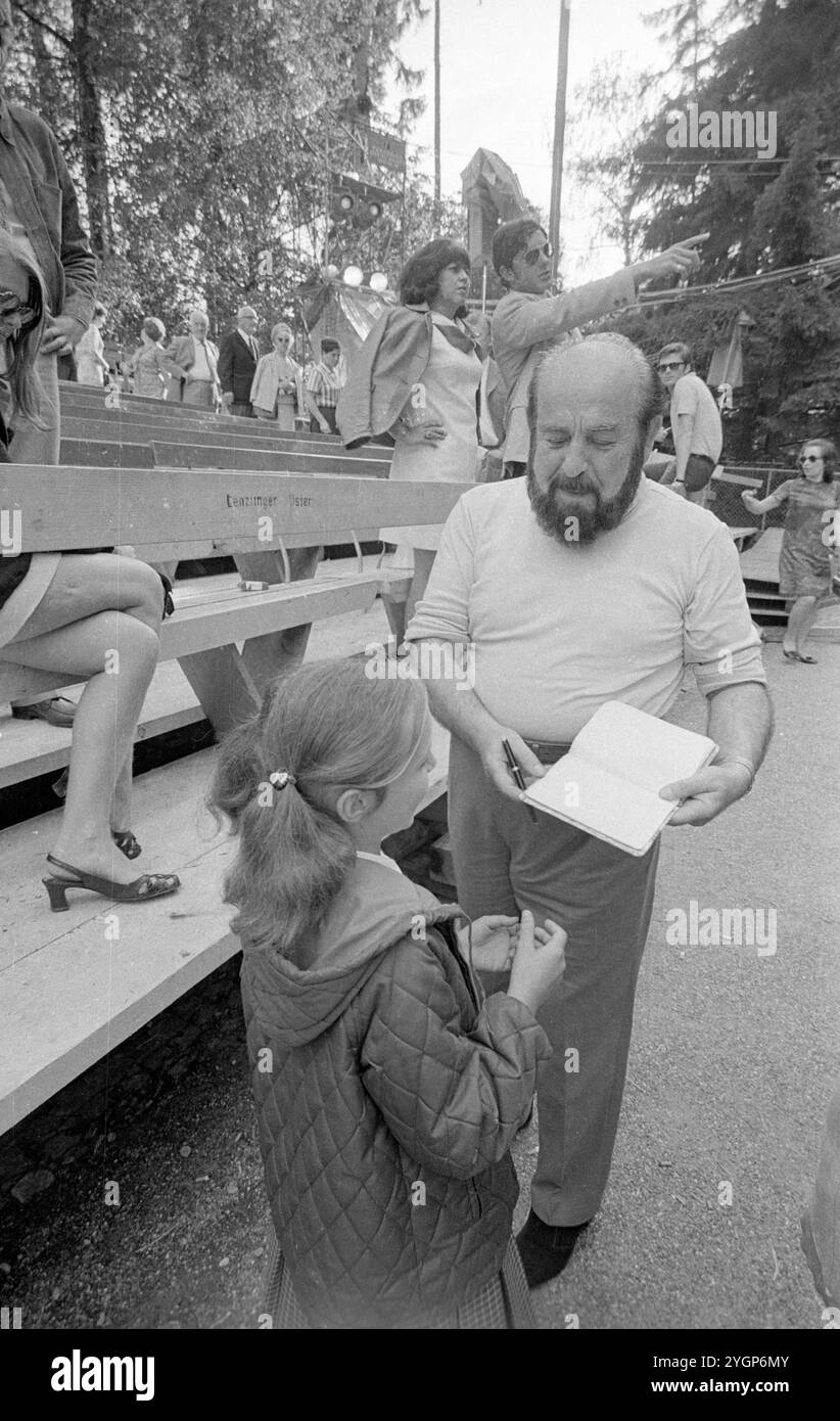 Anatevka open-air performance with Shmuel Rodensky in Zurich 1969 ...