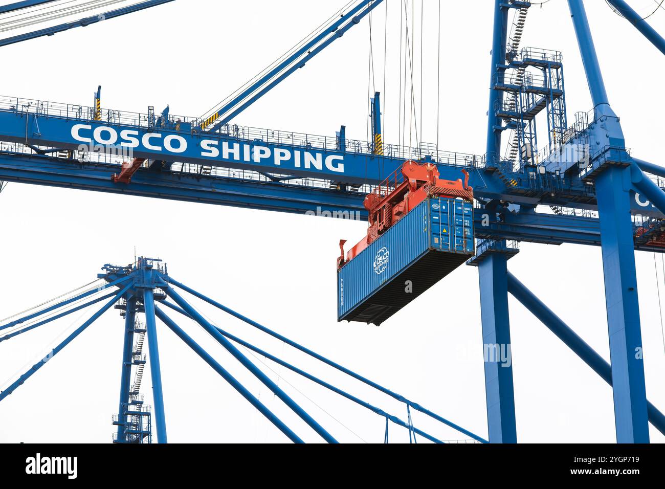 Shanghai mega port hi-res stock photography and images - Alamy