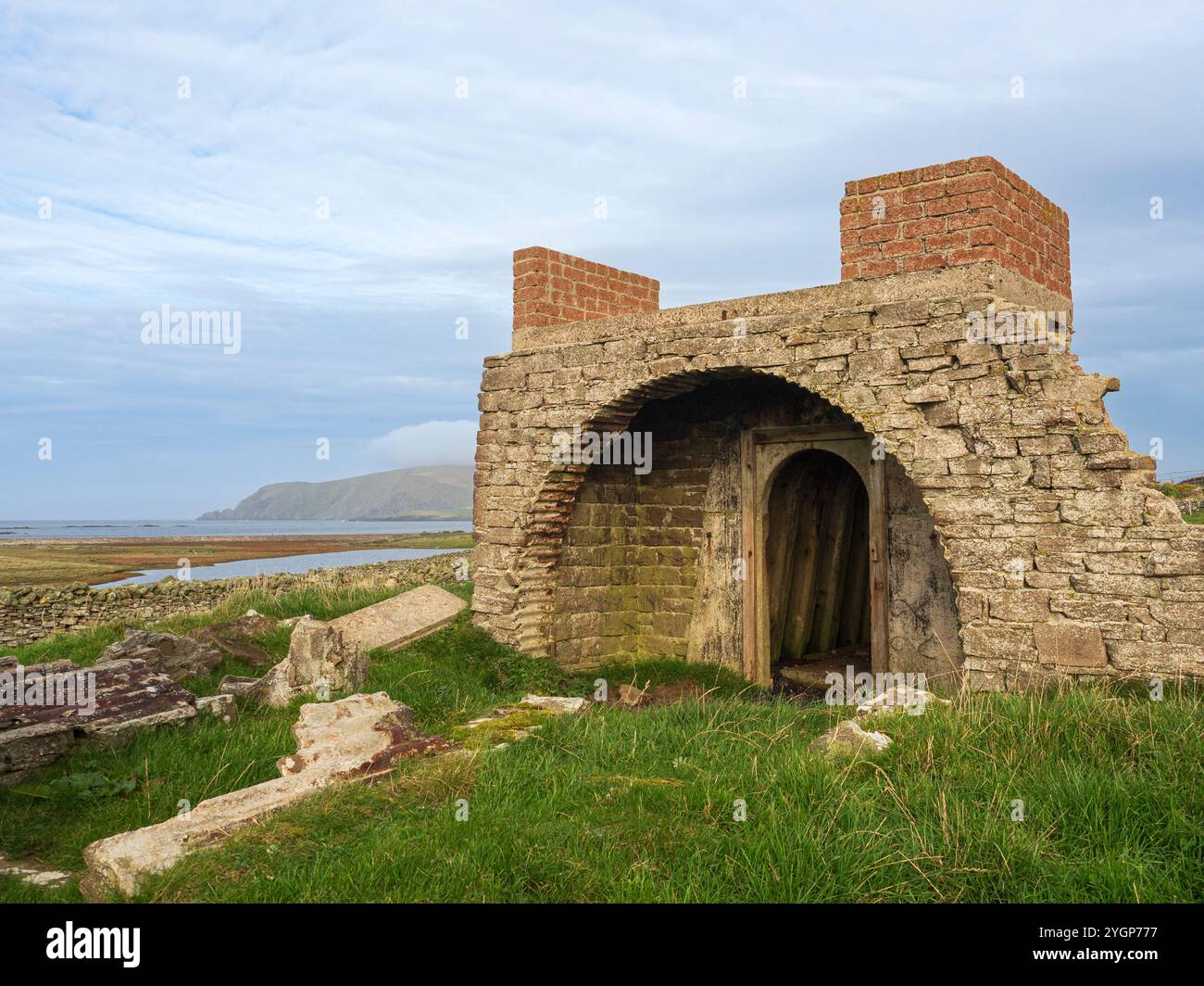 Ww2 building hi-res stock photography and images - Alamy