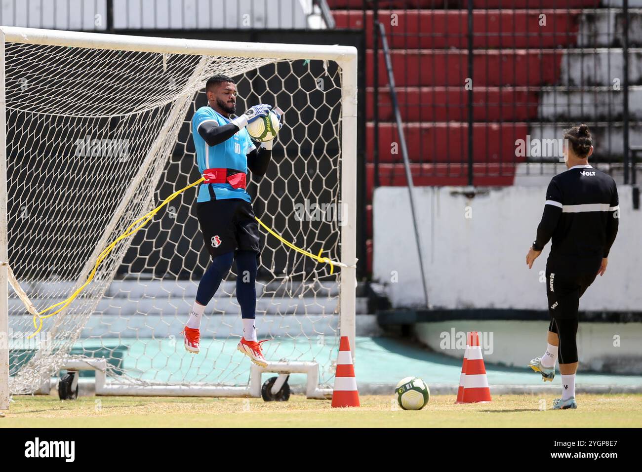 PE - RECIFE - 11/08/2024 - SANTA CRUZ, PRE-SEASON TRAINING - Moises ...