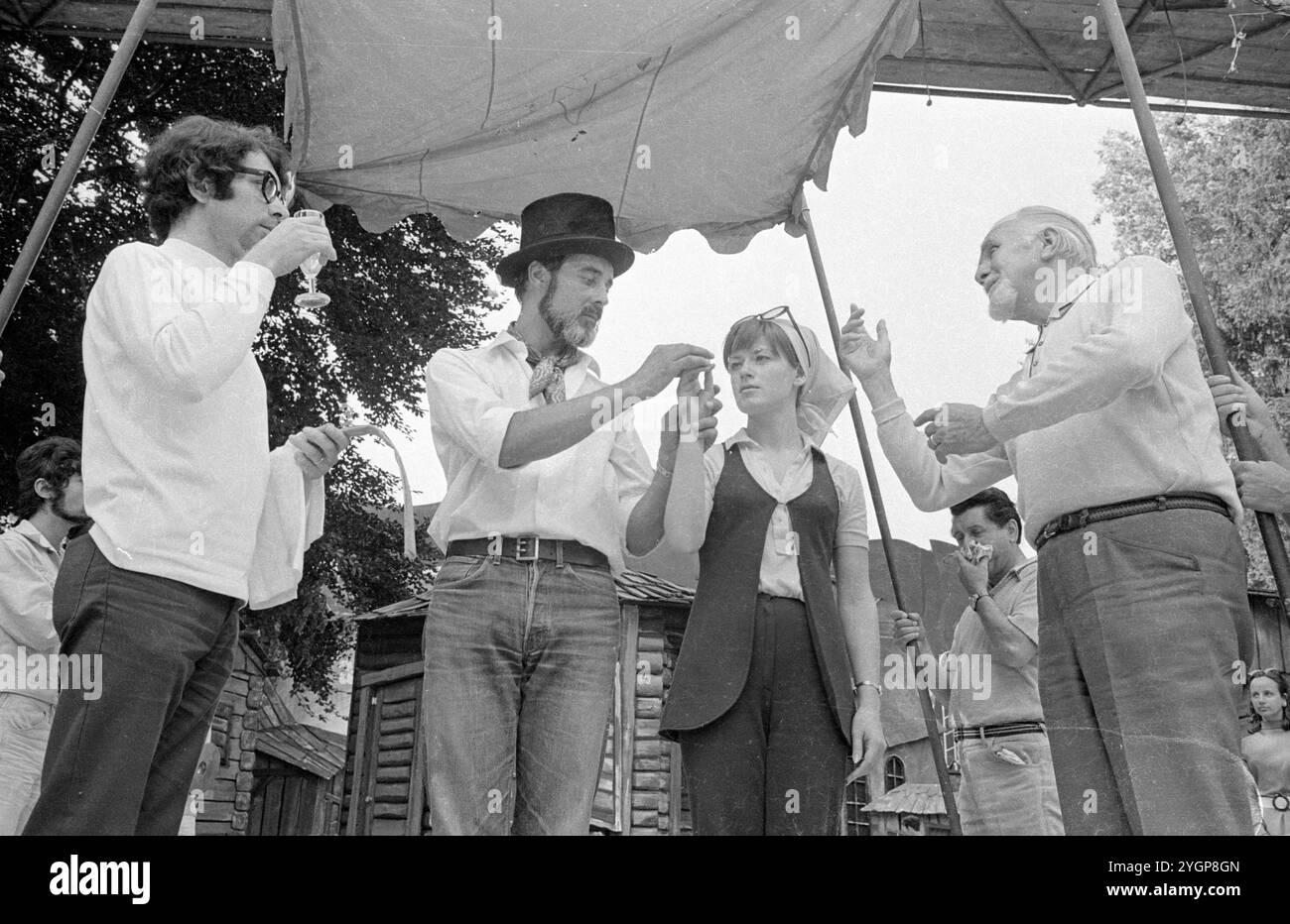 Anatevka open-air performance with Shmuel Rodensky in Zurich 1969 ...