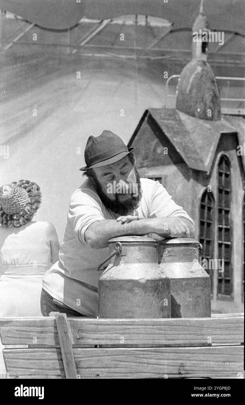 Anatevka open-air performance with Shmuel Rodensky in Zurich 1969 ...