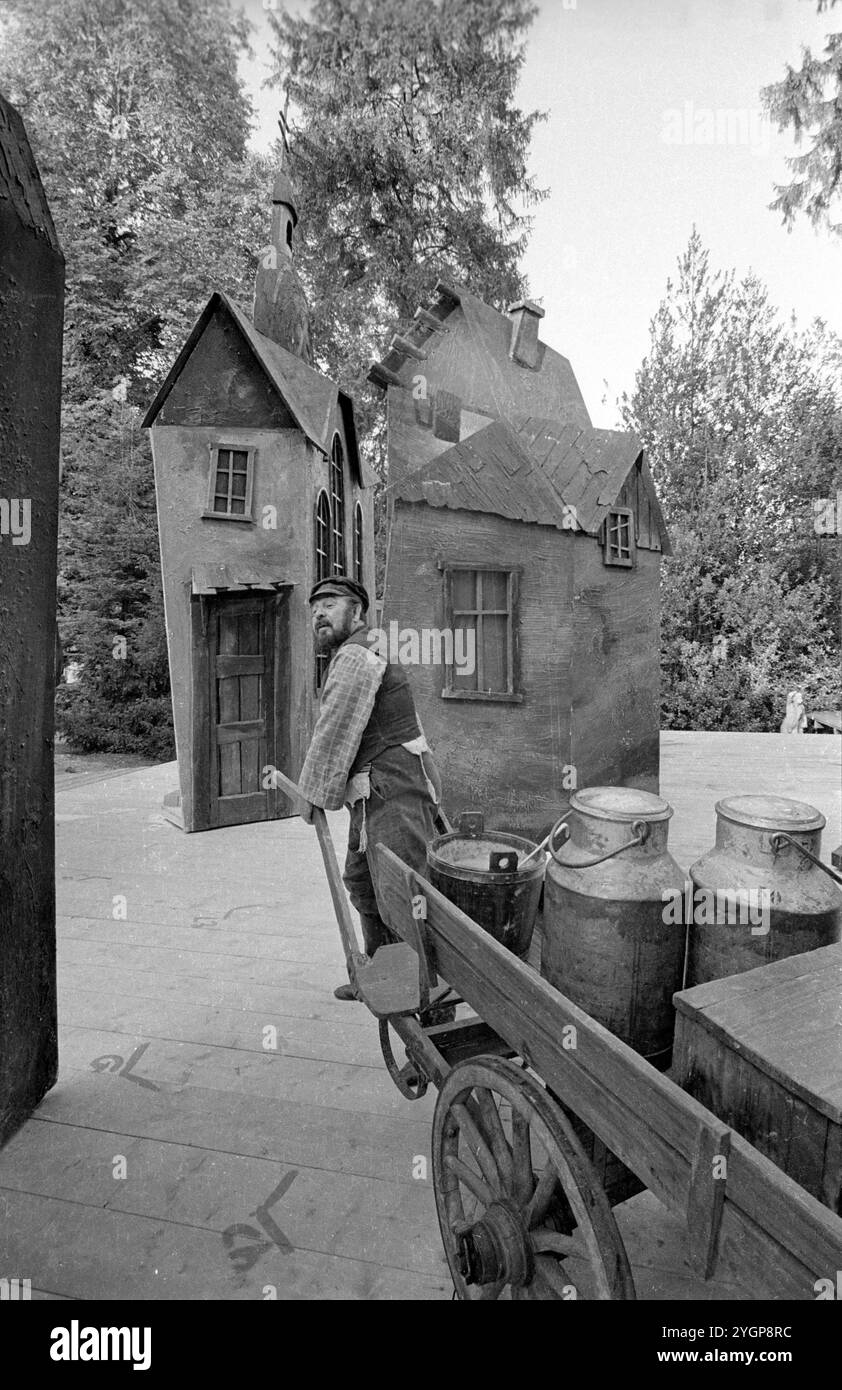 Anatevka open-air performance with Shmuel Rodensky in Zurich 1969 ...