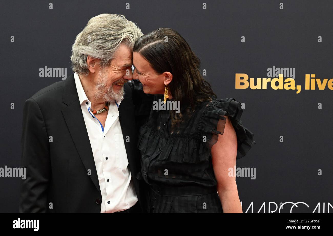 Munich, Germany. 07th Nov, 2024. Reinhold Messner (l) and his wife ...