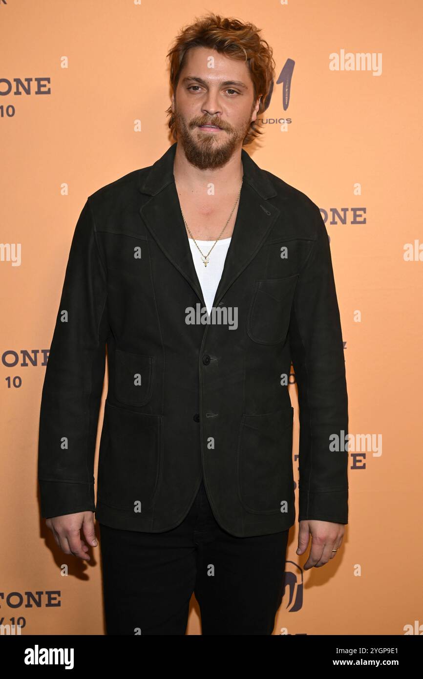 Photo by: NDZ/STAR MAX/IPx 2024 11/7/24 Luke Grimes at Paramount's ...