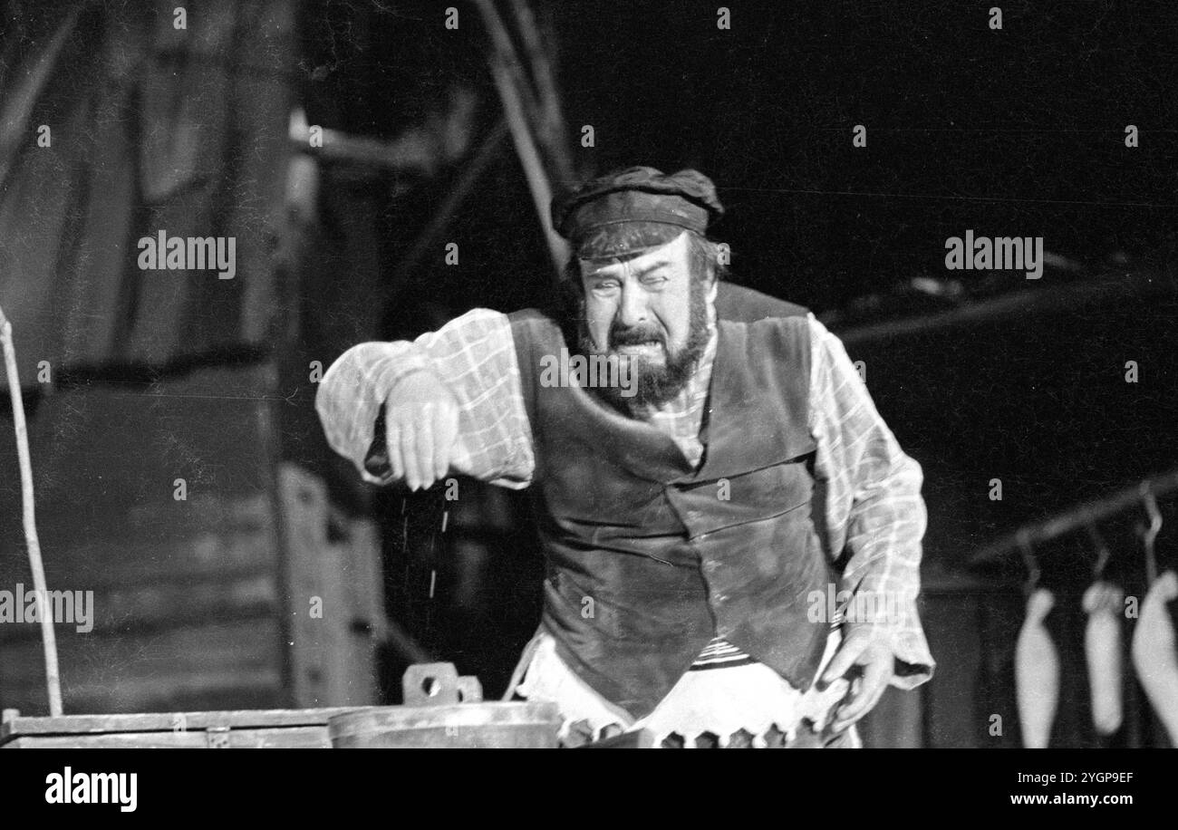 Anatevka open-air performance with Shmuel Rodensky in Zurich 1969 ...