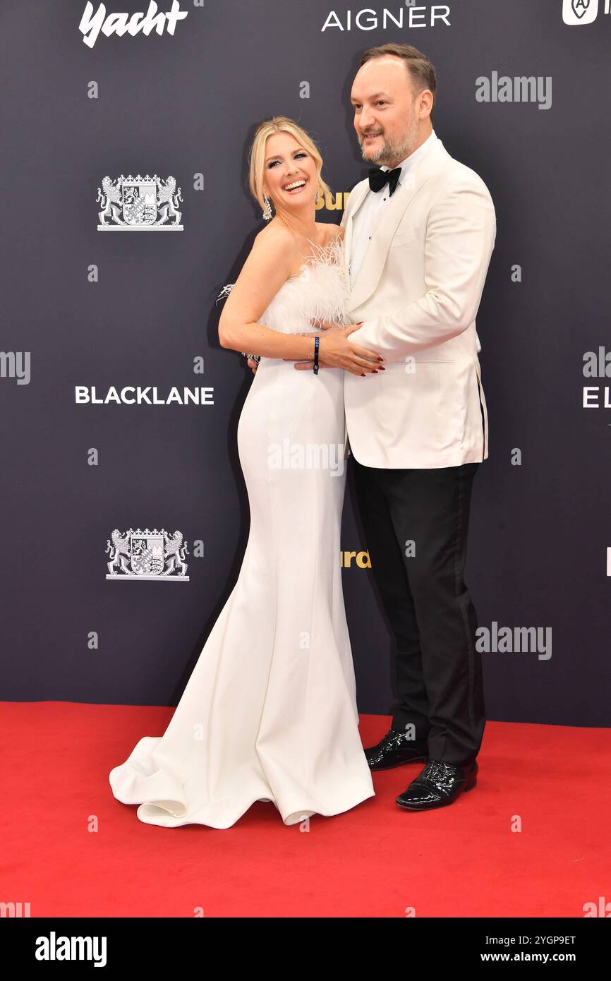 Jennifer Knäble mit Ehemann Felix Moese / Bambi 2024 / Verleihung des ...