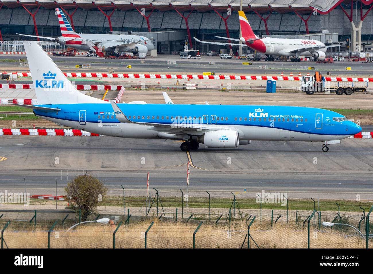 B737 800 aerolineas hi-res stock photography and images - Alamy