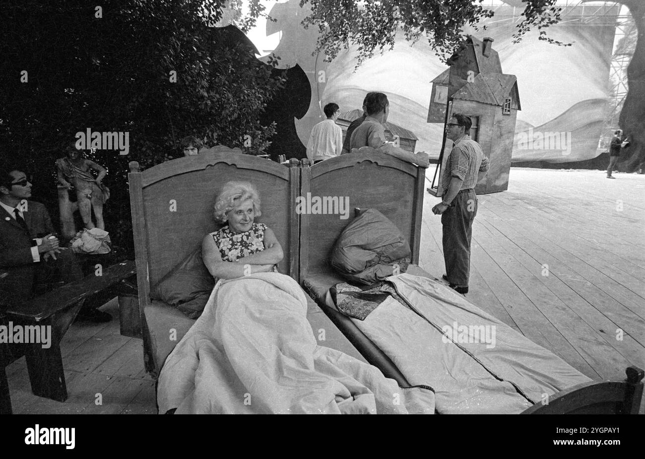 Anatevka open-air performance with Shmuel Rodensky in Zurich 1969 ...