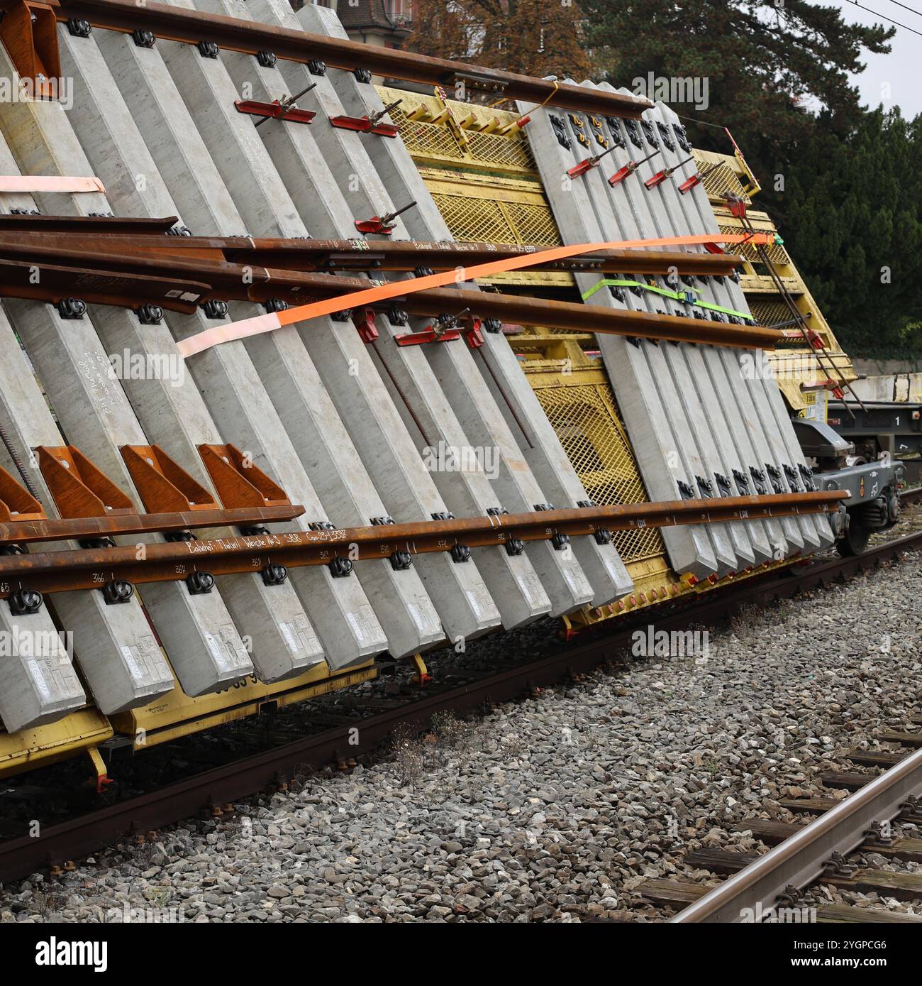 Railway System. Bahninfrastruktur. Schiene. Weiche. Weichwerk. Bahn ...