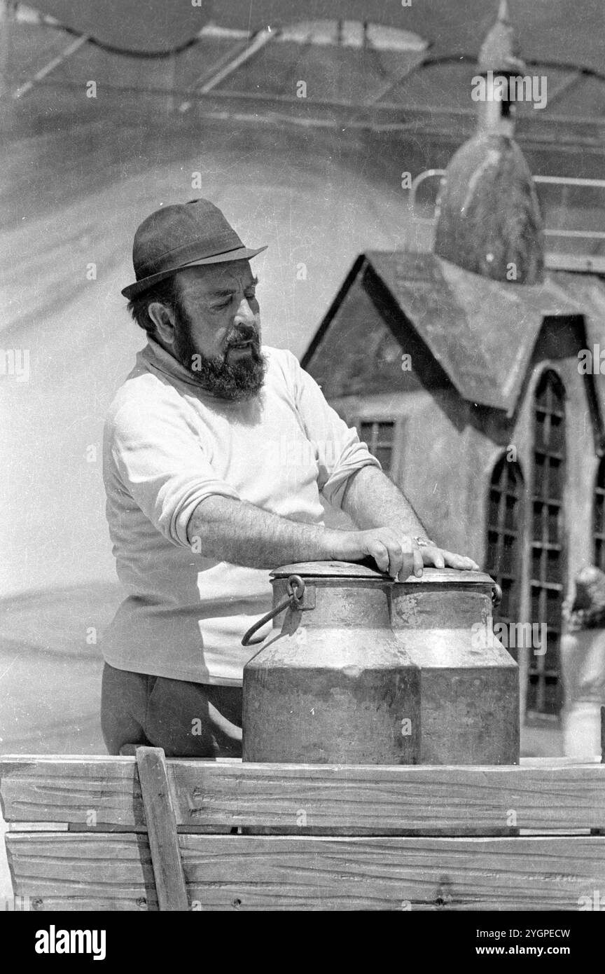 Anatevka open-air performance with Shmuel Rodensky in Zurich 1969 ...