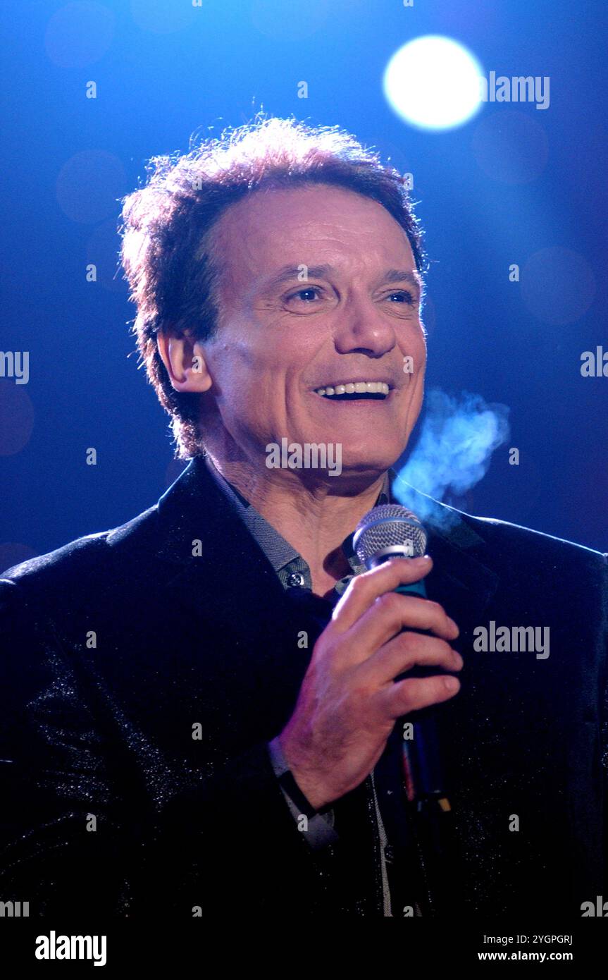 Massimo ranieri photos 2001 hi-res stock photography and images - Alamy