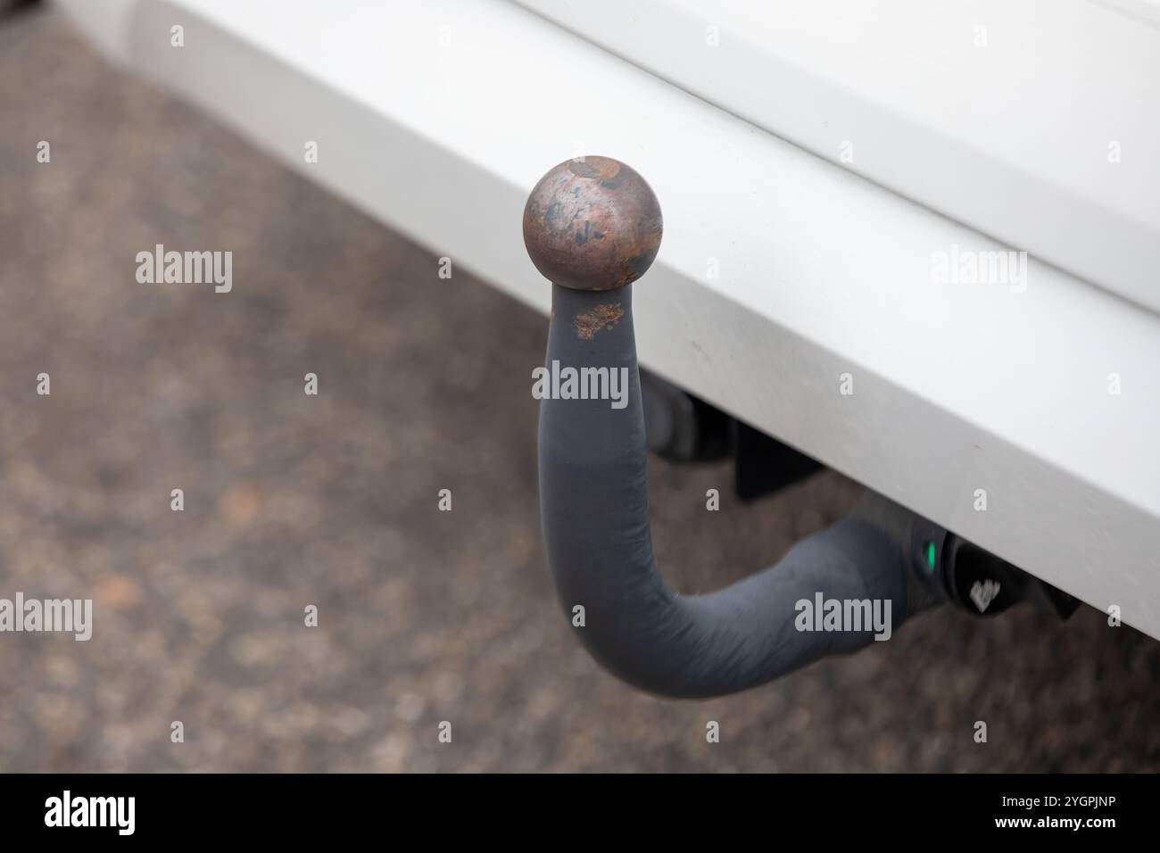 Car towing feature hi-res stock photography and images - Alamy