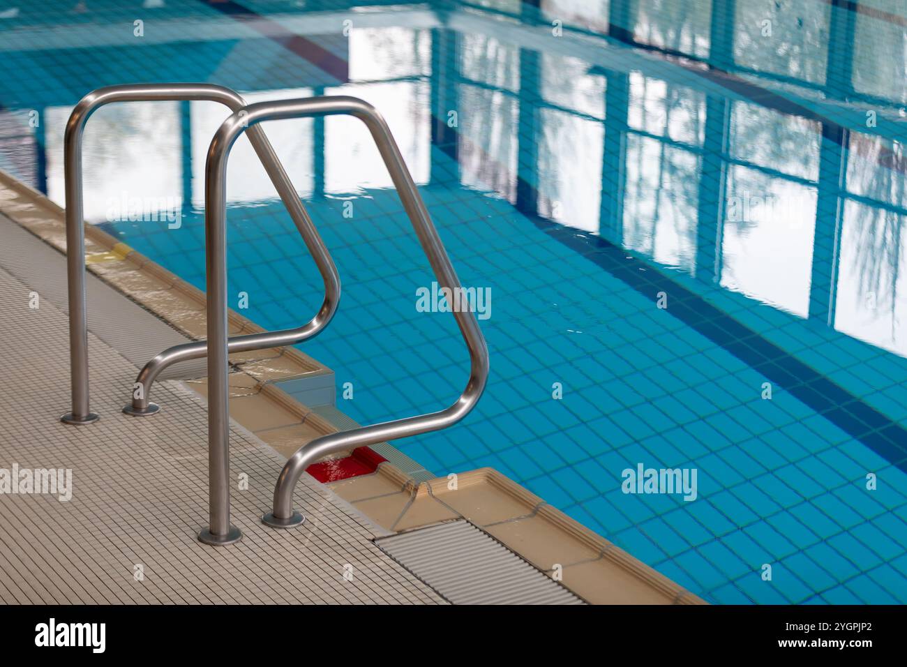 Sleek pool hi-res stock photography and images - Alamy
