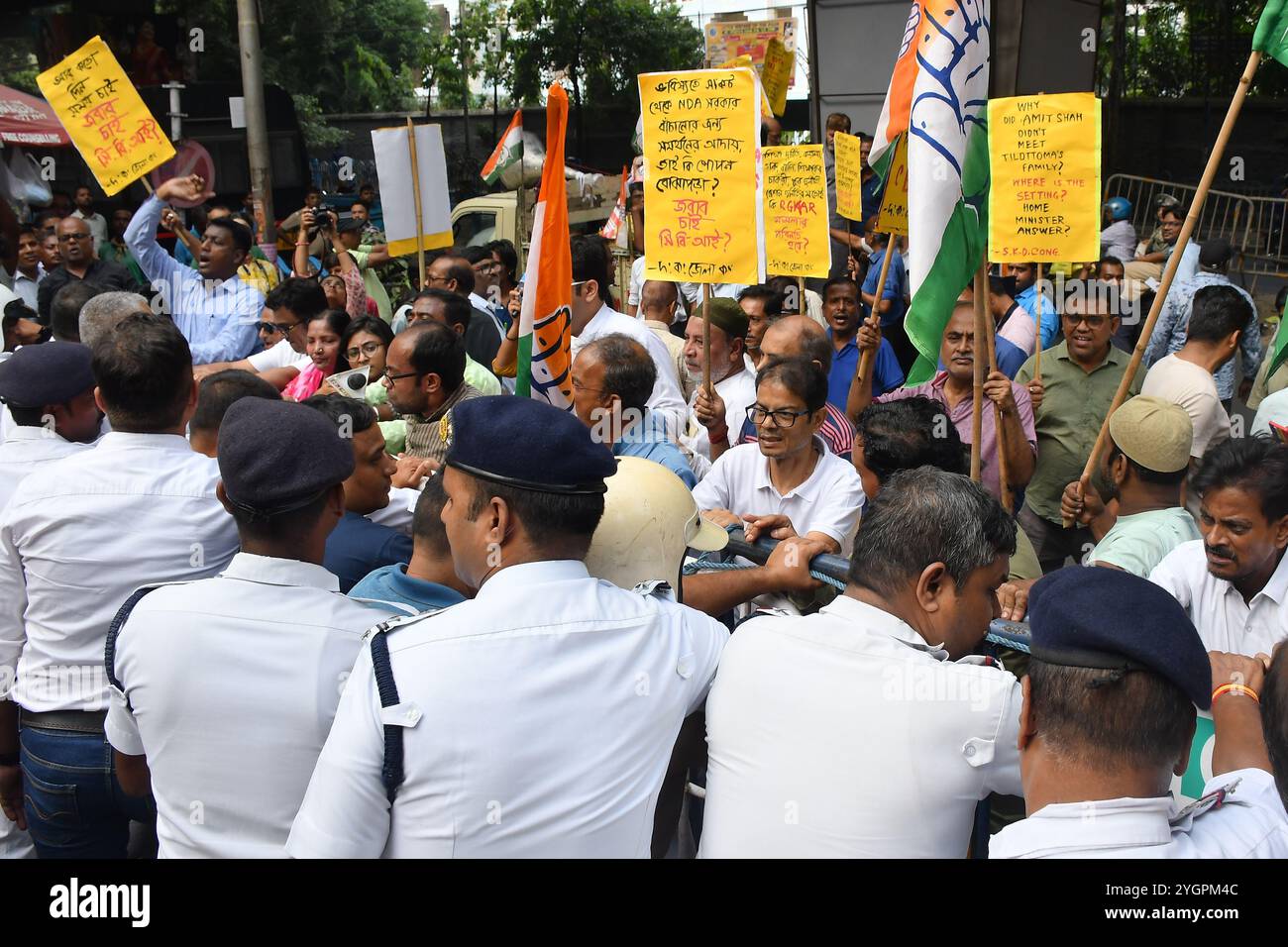 Congress activists protest against CBI in Kolkata, India, on November 7 ...