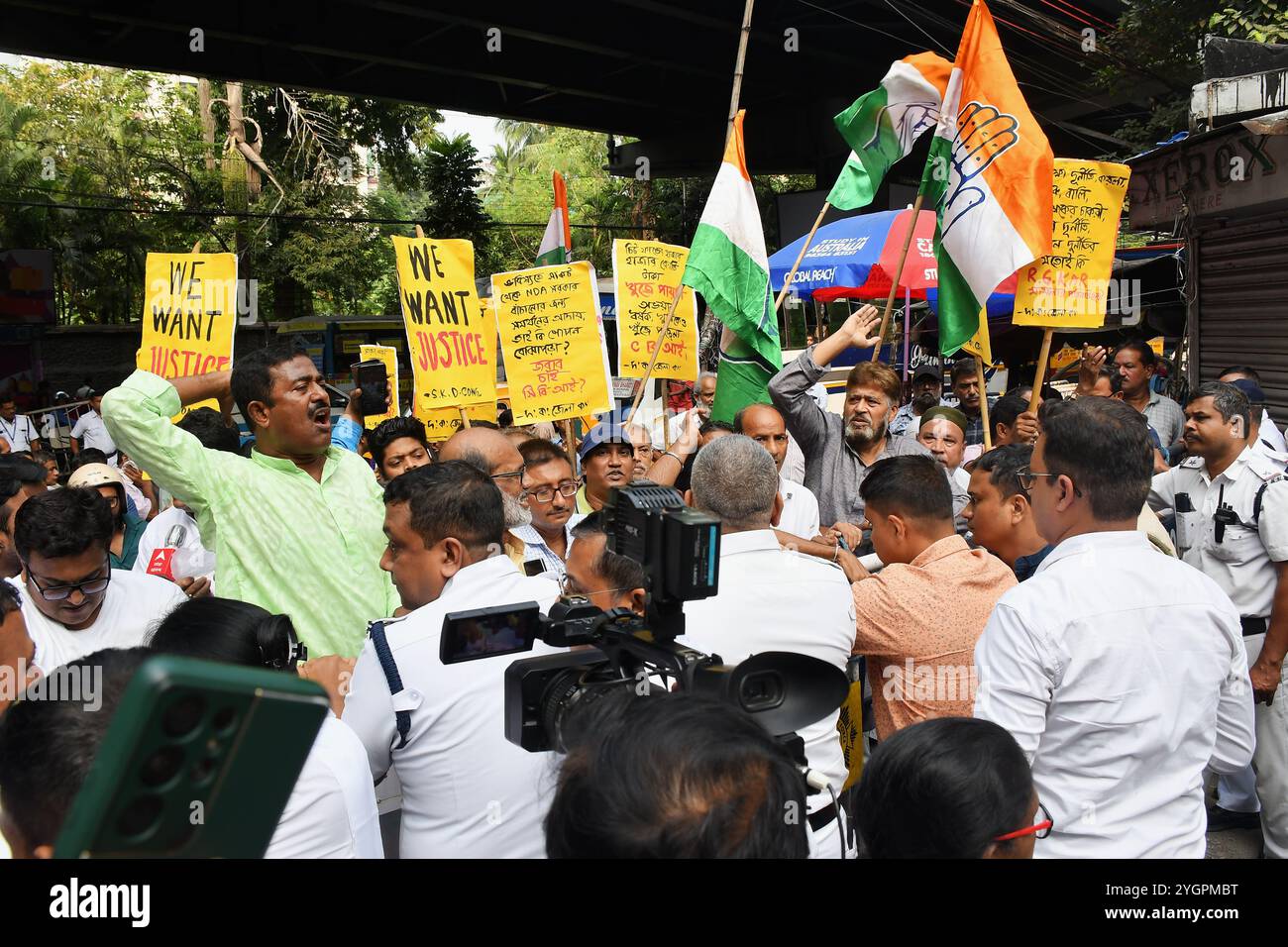 Congress activists protest against CBI in Kolkata, India, on November 7 ...
