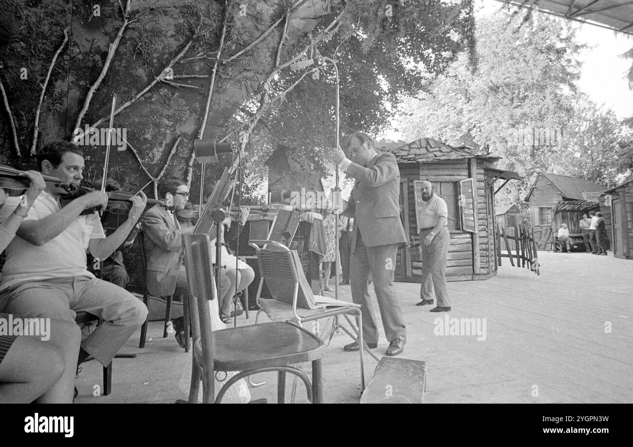 Anatevka open-air performance with Shmuel Rodensky in Zurich 1969 ...
