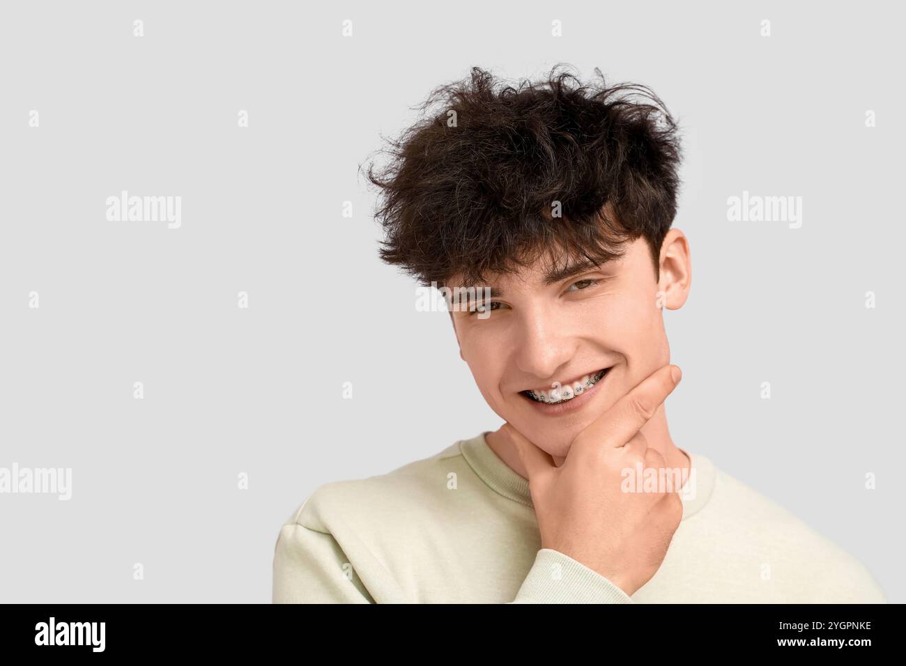 Overbite smile smiling hi-res stock photography and images - Alamy