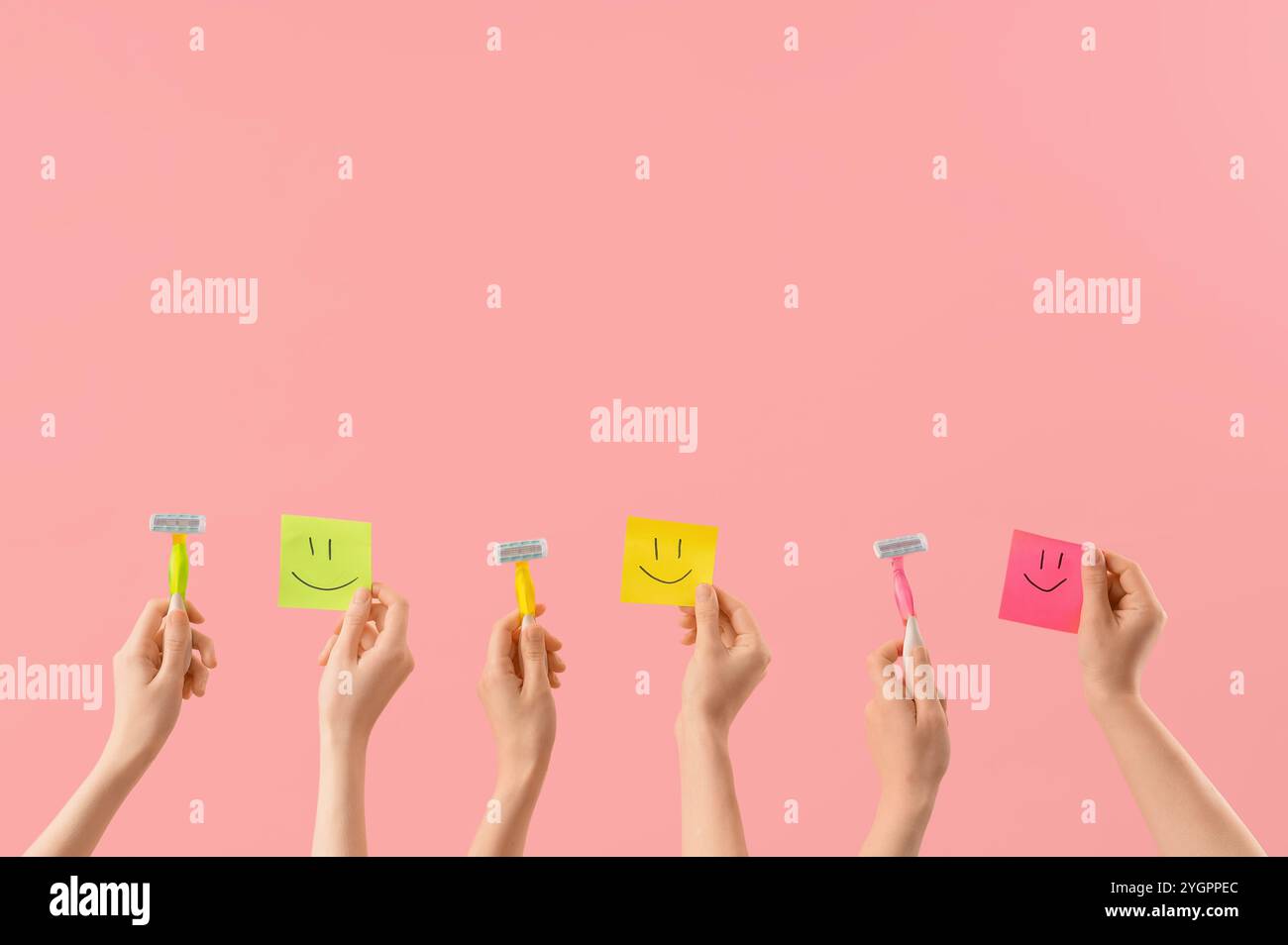 Female hands sticky notes hi-res stock photography and images - Alamy