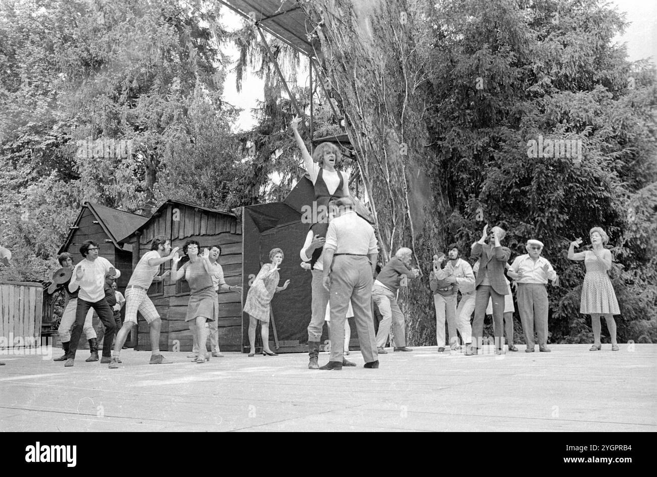 Anatevka open-air performance with Shmuel Rodensky in Zurich 1969 ...