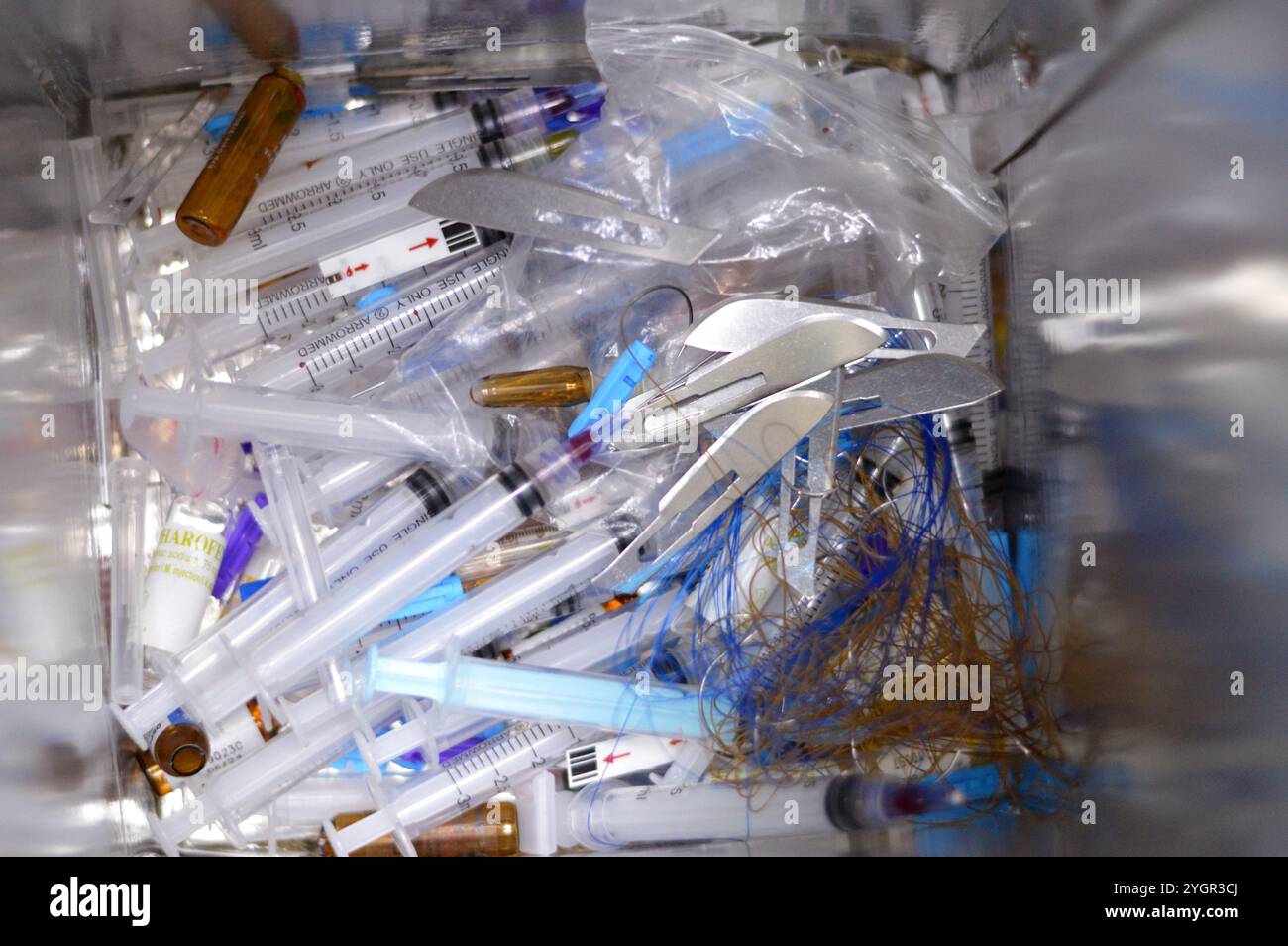 Broken ampoules hi-res stock photography and images - Alamy