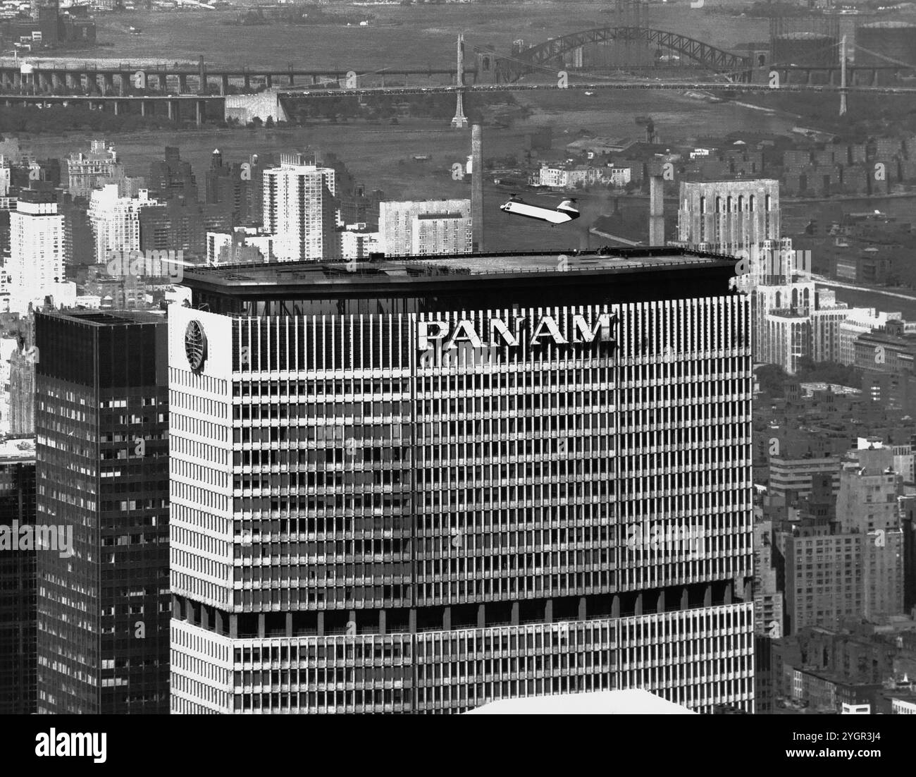 A business helicopter landing on the rooftop of the Pan Am building in ...