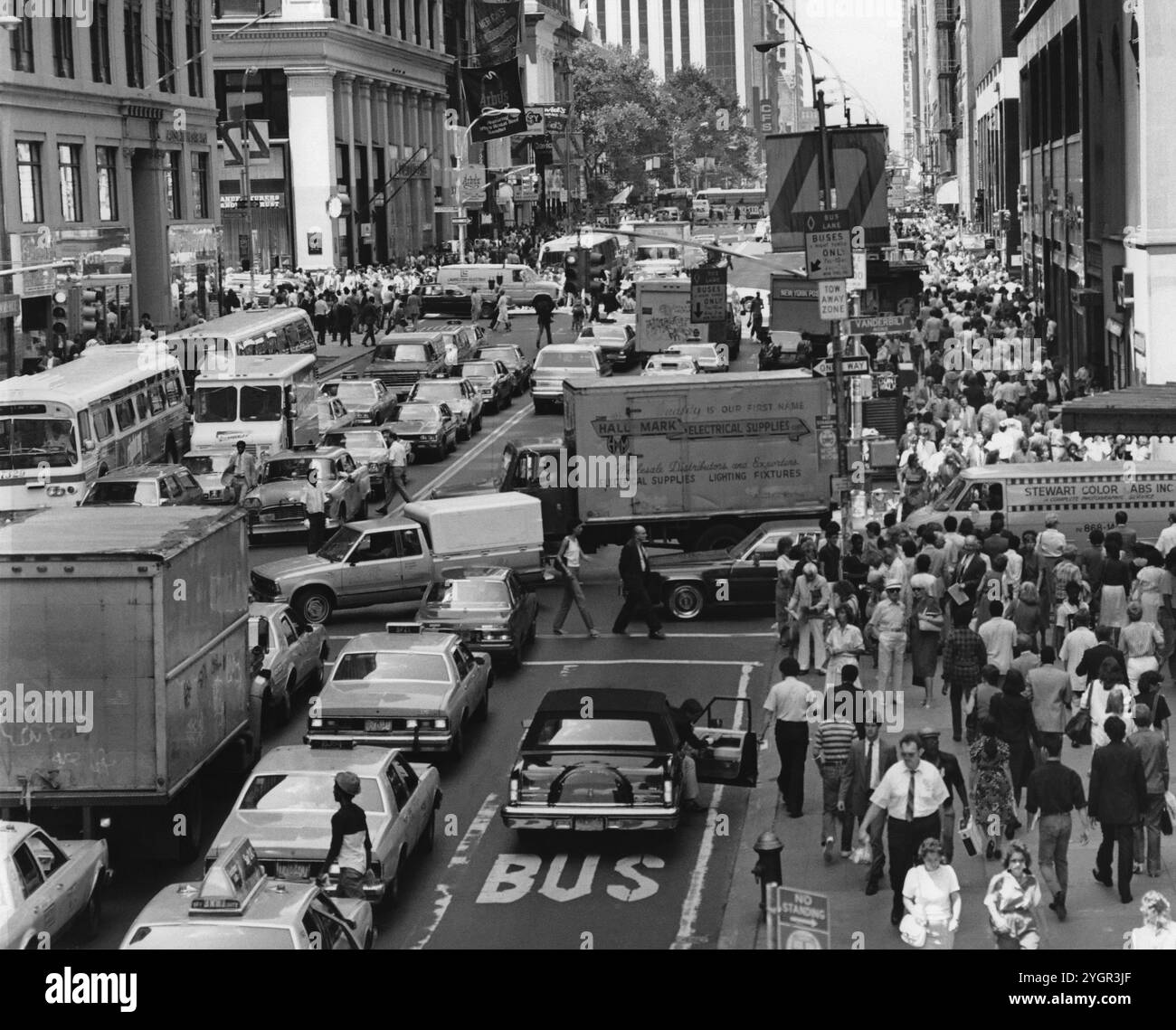 City street buses pedestrians Black and White Stock Photos & Images - Alamy