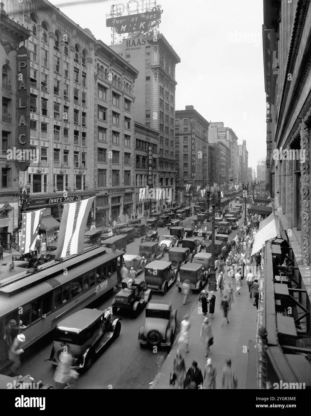 Los Angeles California Street scene 1930s Stock Photo - Alamy