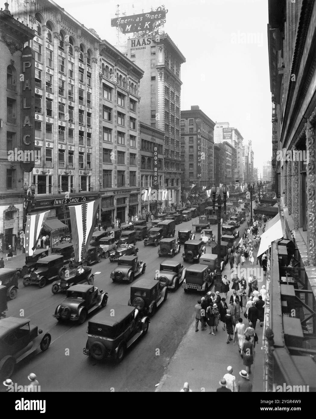 1920s auto traffic hi-res stock photography and images - Alamy