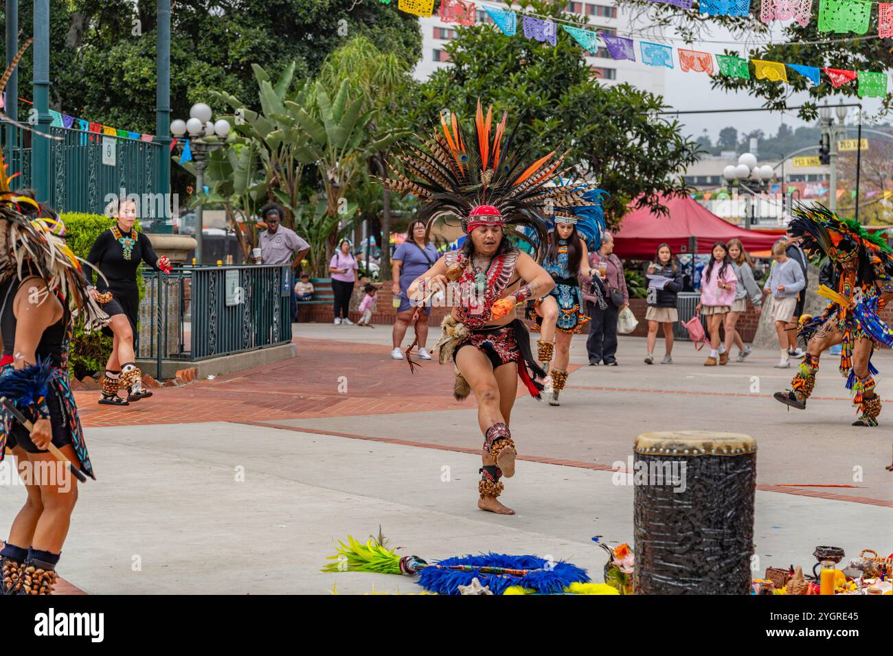 Native american celebration mask hi-res stock photography and images ...