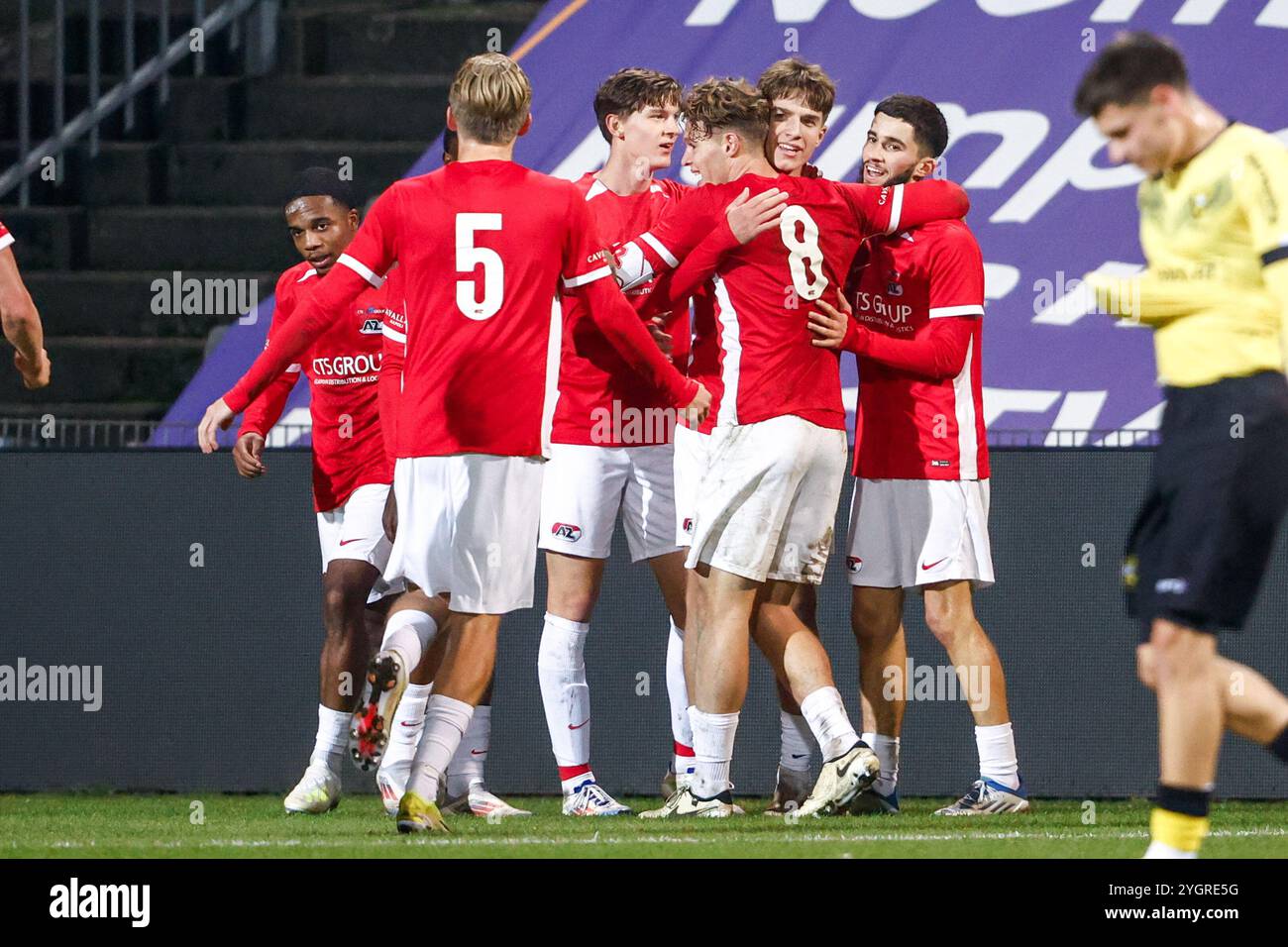 VENLO, NETHERLANDS - NOVEMBER 8: Rio Robbemond of Jong AZ celebrates ...