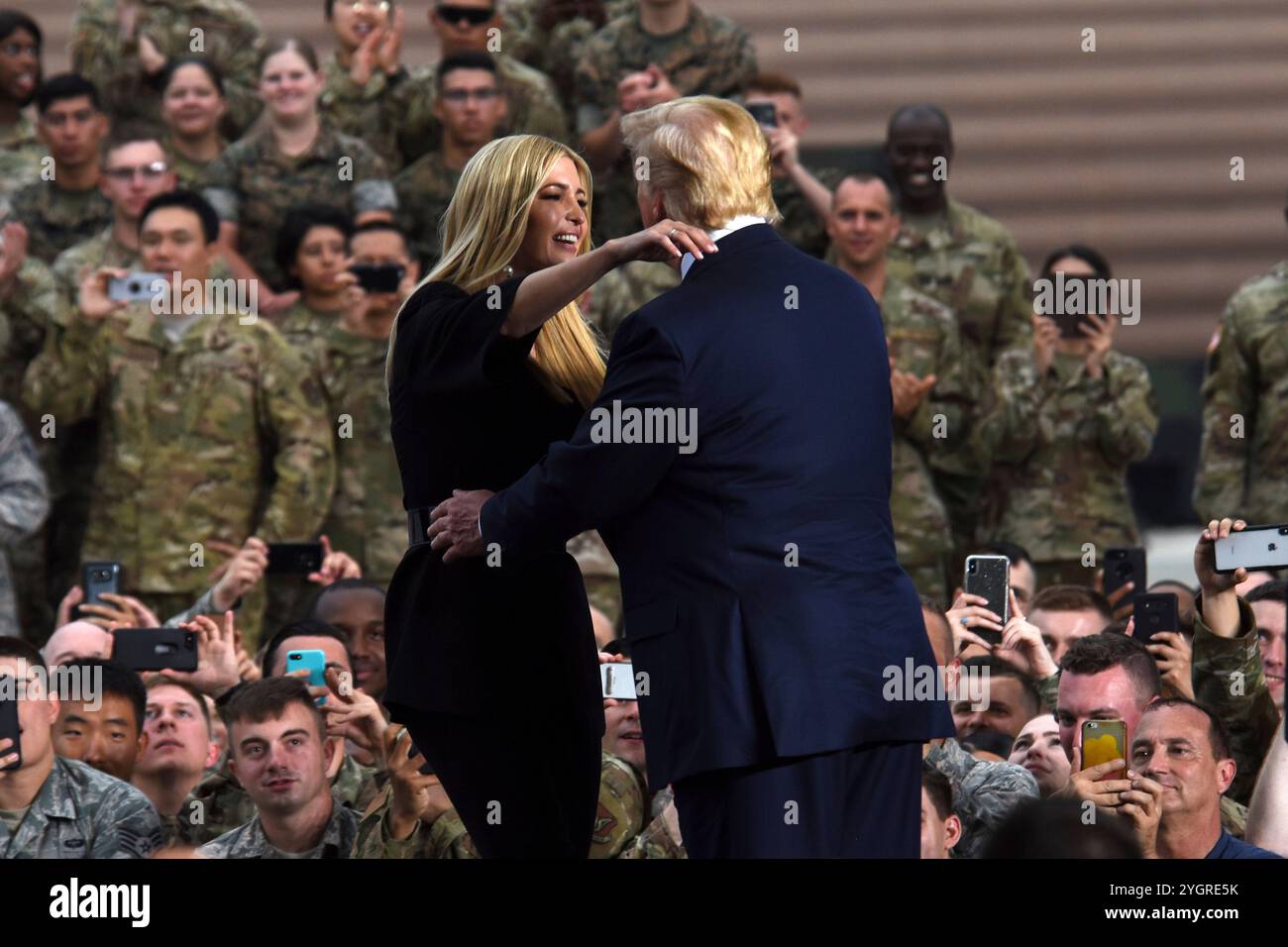 Donald ivanka trump hug hi-res stock photography and images - Alamy