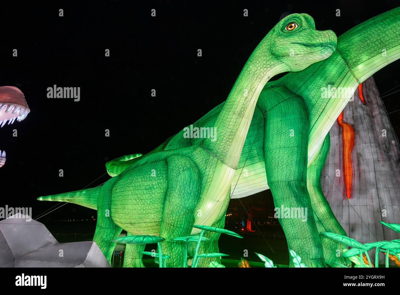 Longleat, Wiltshire, UK. 8th November 2024. Over 1000 giant illuminated ...