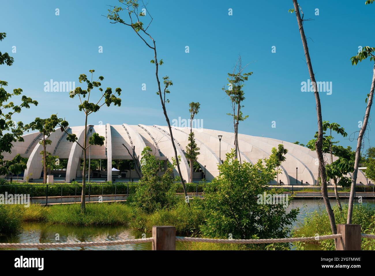 La Plancha Park auditorium surrounded by the artificial lake, Merida ...
