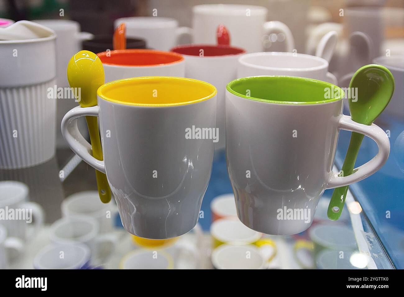 Mugs store hi-res stock photography and images - Alamy