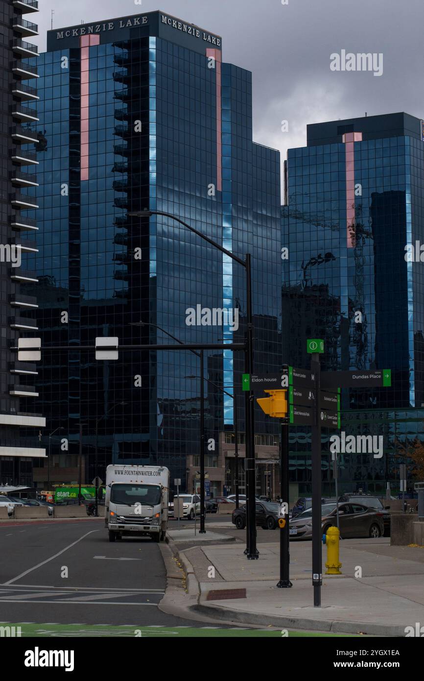 Downtown buidlings hi-res stock photography and images - Alamy