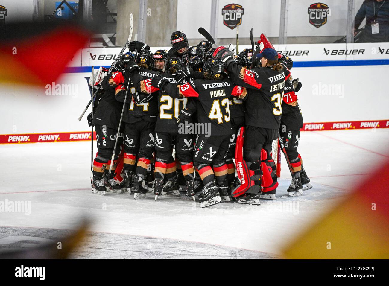 Landshut, Germany. 08th Nov, 2024. Ice hockey, women: Nations ...