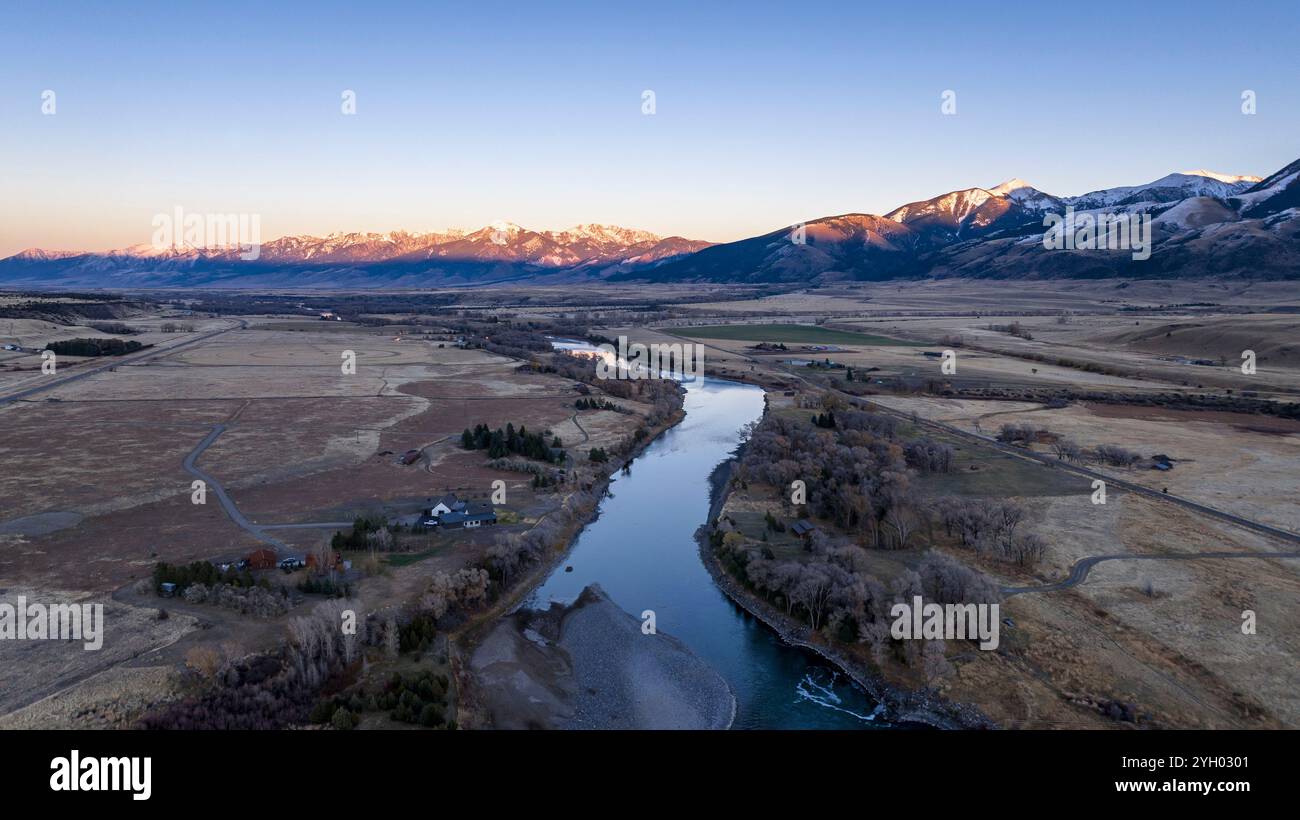 Valley yellowstone river hi-res stock photography and images - Alamy