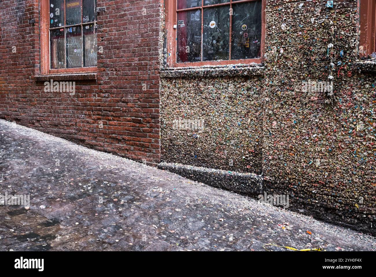 Seattle, USA. 8th Nov, 2024. The cleaning of the Gum Wall continues ...