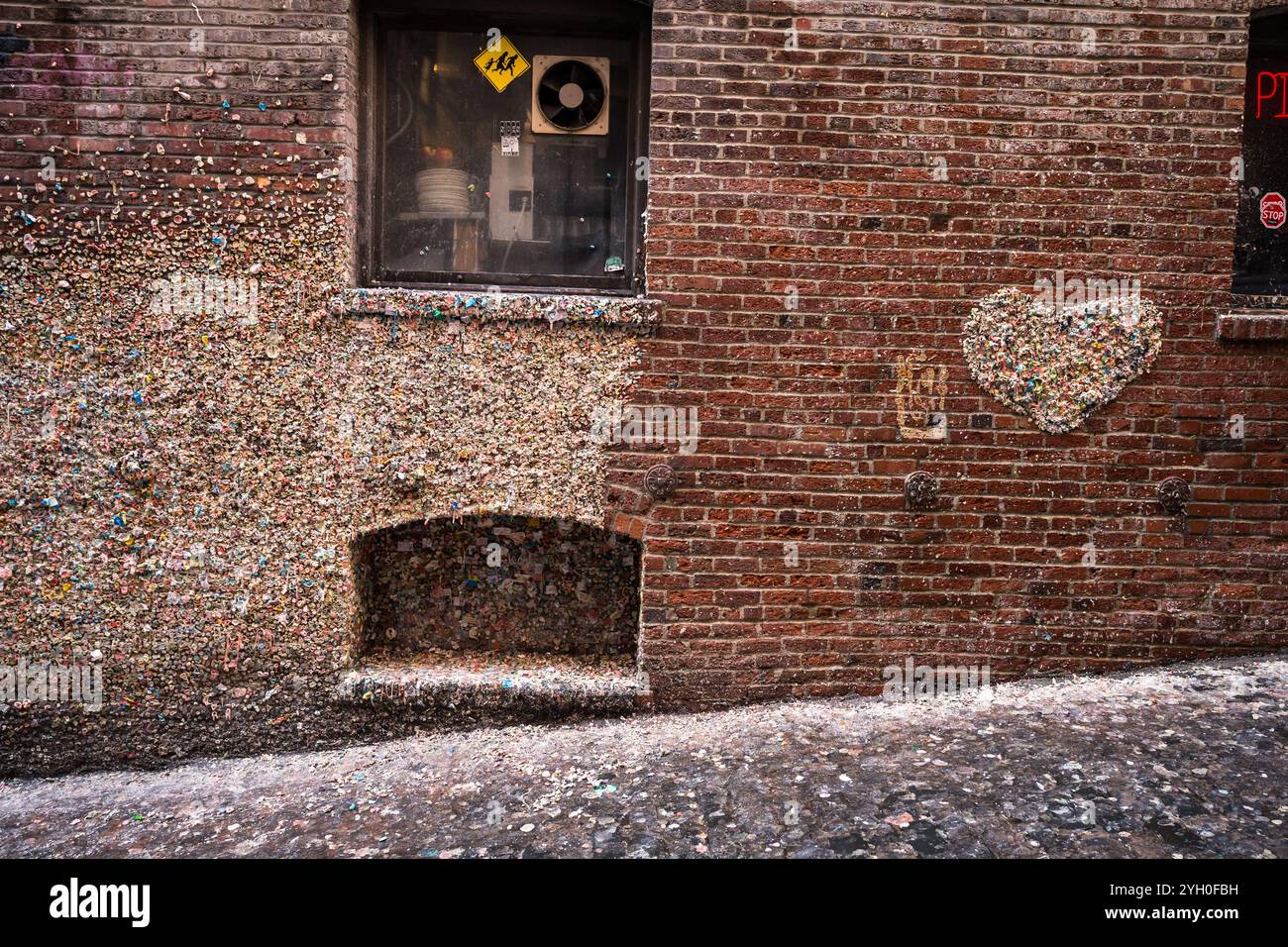 Seattle, USA. 8th Nov, 2024. The cleaning of the Gum Wall continues ...
