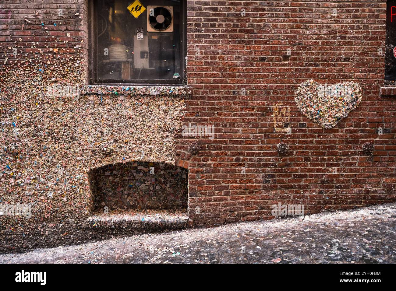 Seattle, USA. 8th Nov, 2024. The cleaning of the Gum Wall continues ...