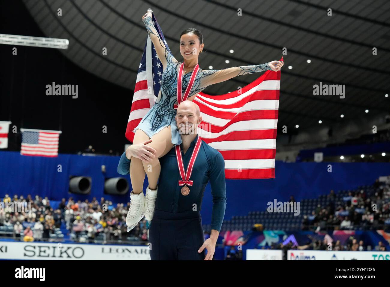 Bronze medalists Ellie Kam and Danny O'Shea of the U.S., right, pose ...