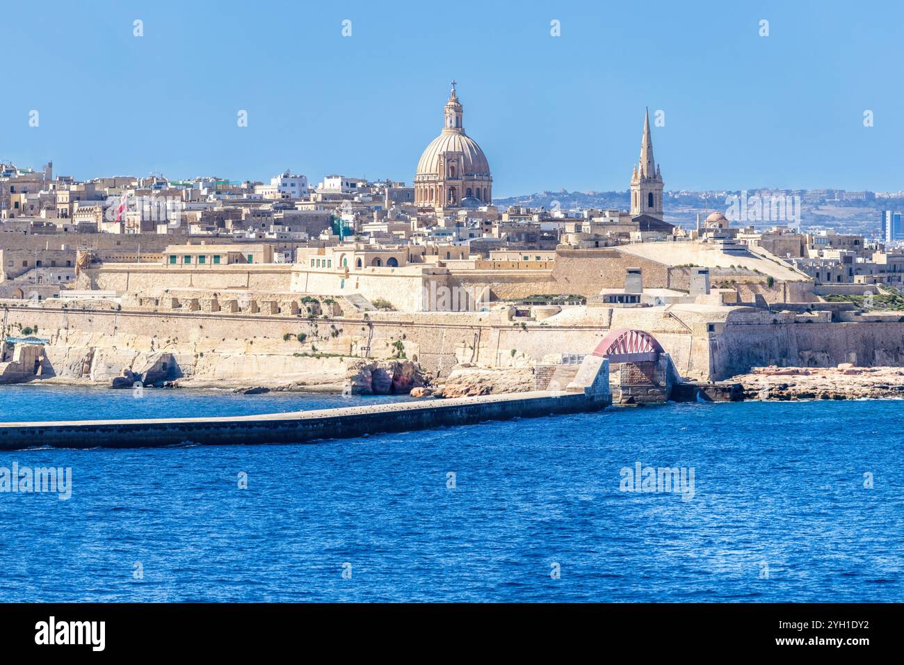 Panoramic over tour boat hi-res stock photography and images - Alamy