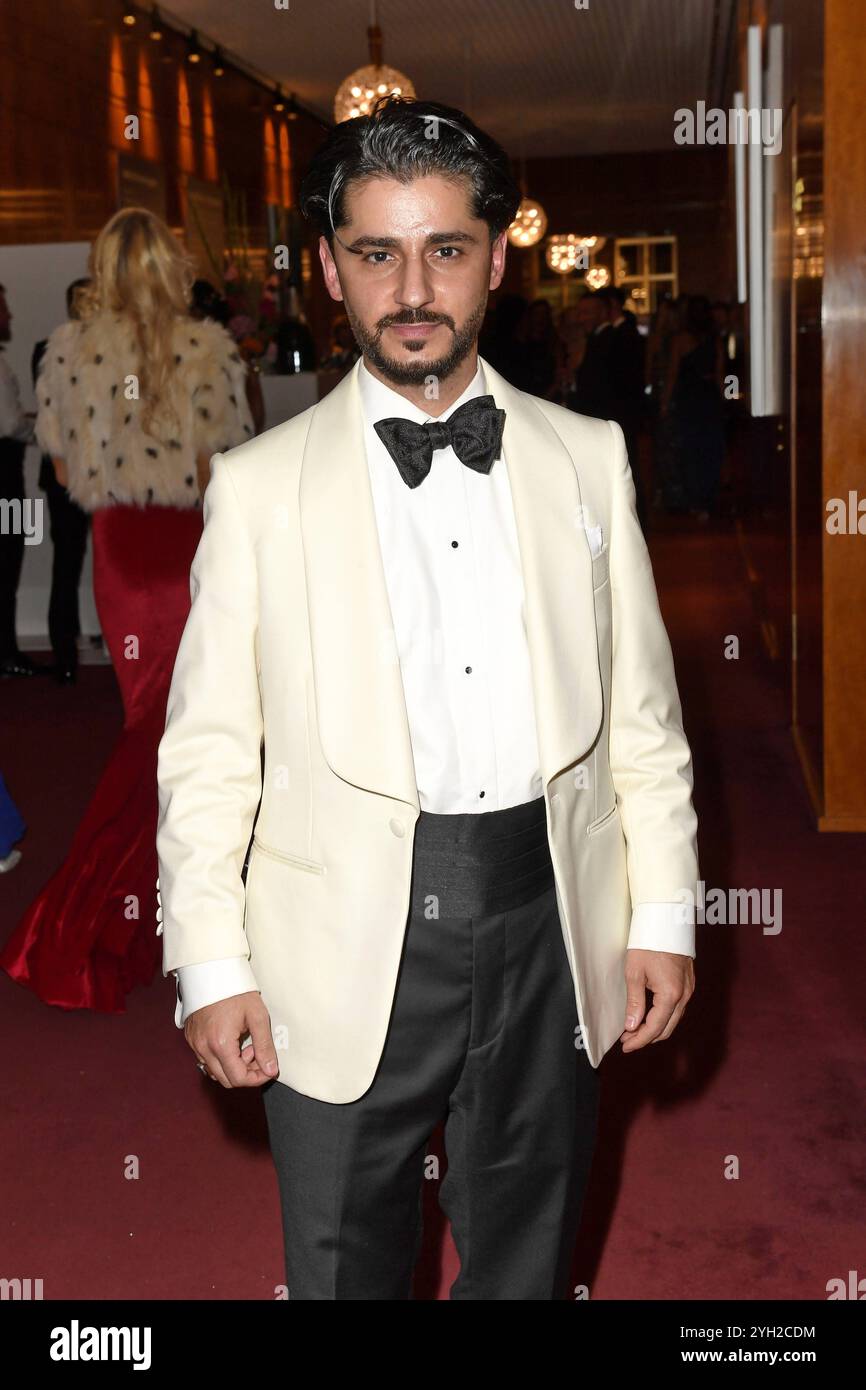 RECORD DATE NOT STATED 29. Leipziger Opernball Rauand Taleb beim 29 ...