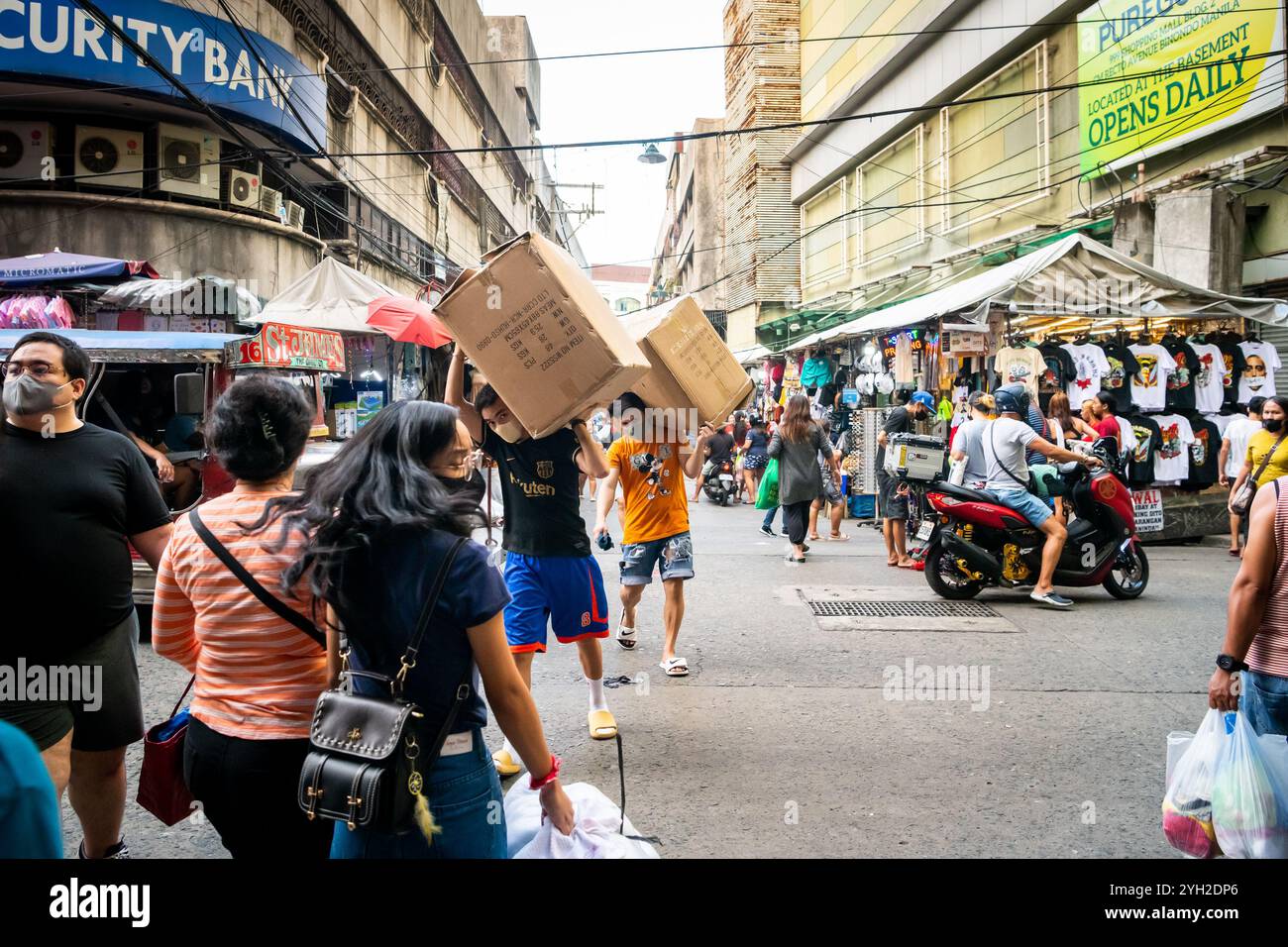 Market scene in philippines hi-res stock photography and images - Alamy